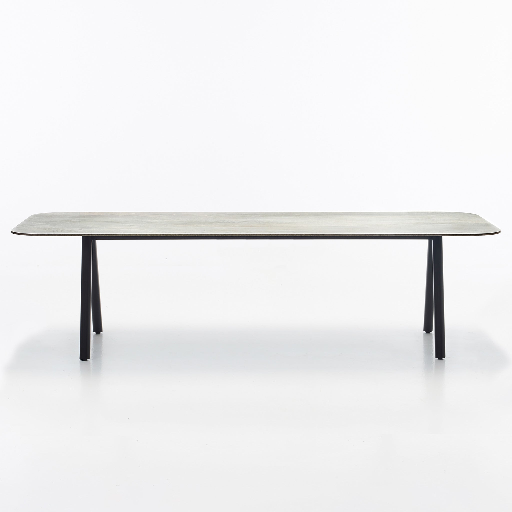 Ceramic Dining Table Kodo by Vincent Sheppard – TRDST